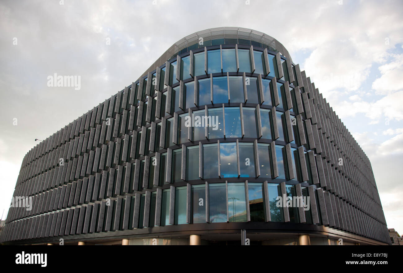 Round modern building hi-res stock photography and images - Alamy