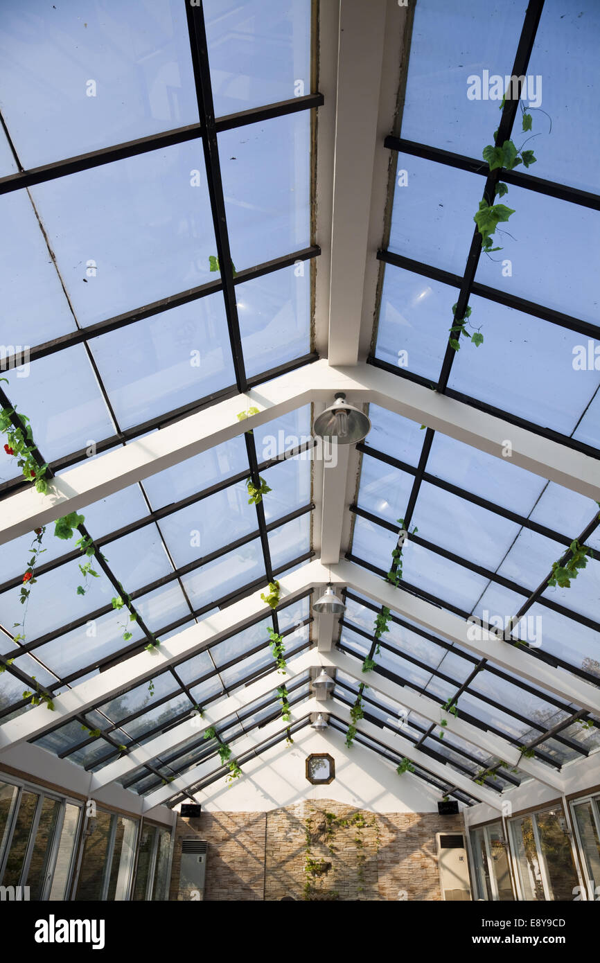 Interior of a building hi-res stock photography and images - Alamy