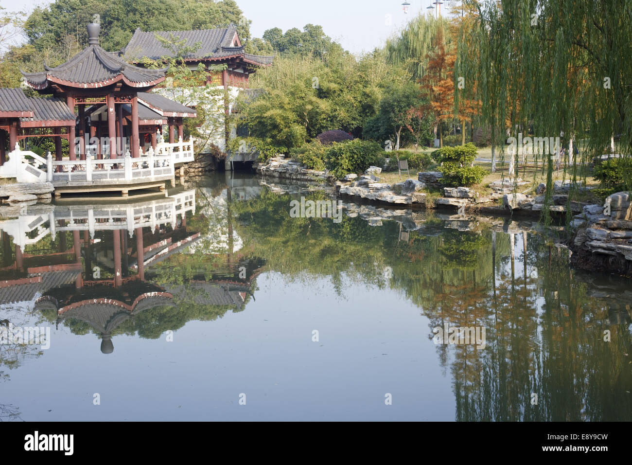 Chinese ancient garden hi-res stock photography and images - Alamy