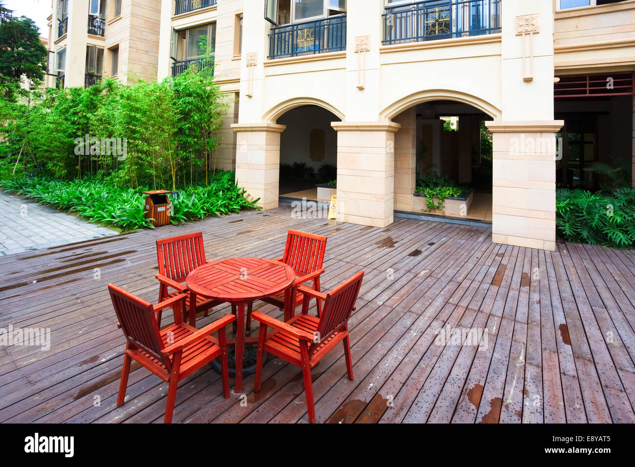 Courtyard furniture hi-res stock photography and images - Alamy