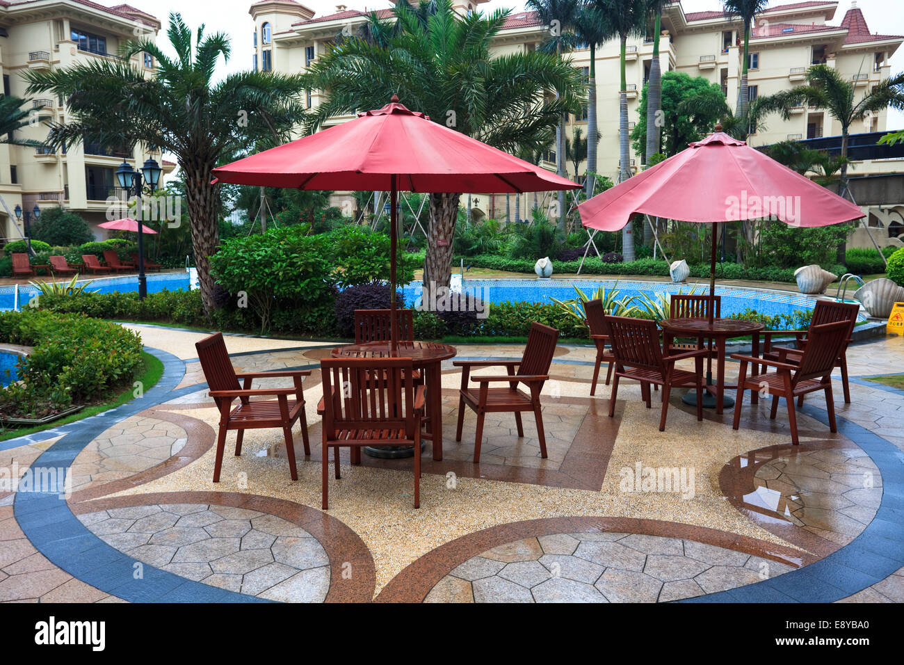 Sit pool hi-res stock photography and images - Alamy