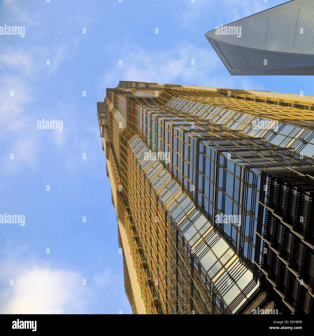 Glassed building hi-res stock photography and images - Alamy