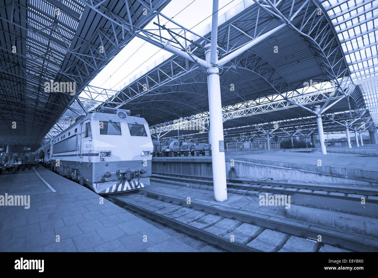 High speed streamlined train hi-res stock photography and images - Alamy
