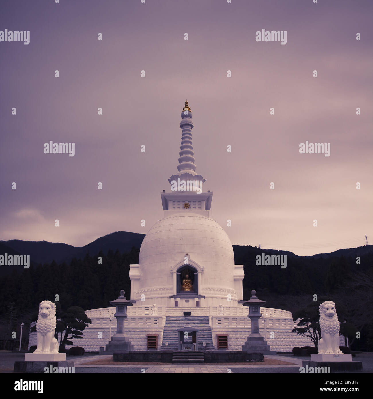 Antique japanese temple hi-res stock photography and images - Alamy