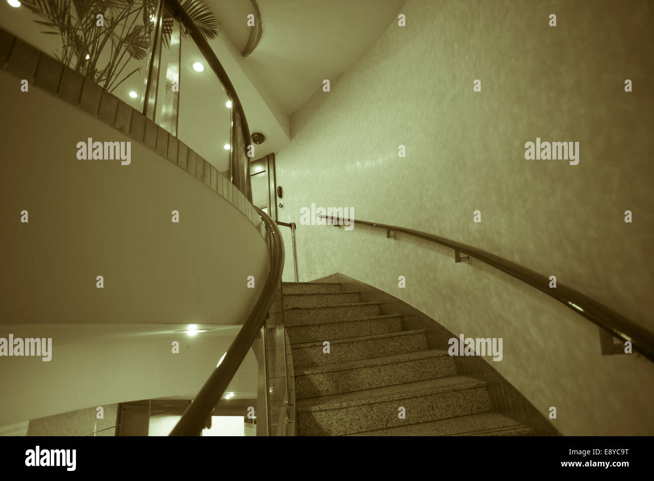 Circle of stairs hi-res stock photography and images - Alamy