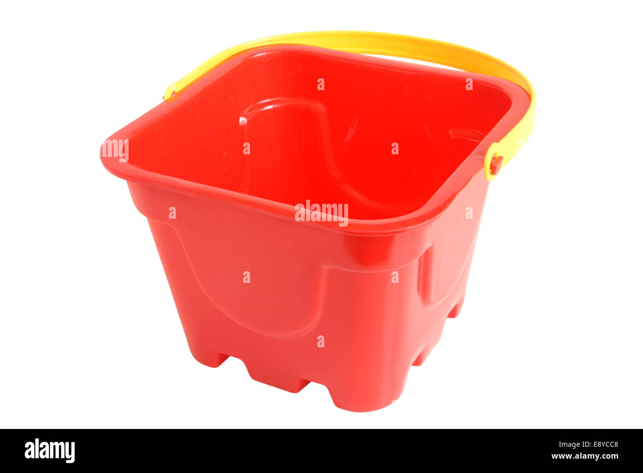 Beach children playing bucket Cut Out Stock Images & Pictures - Alamy