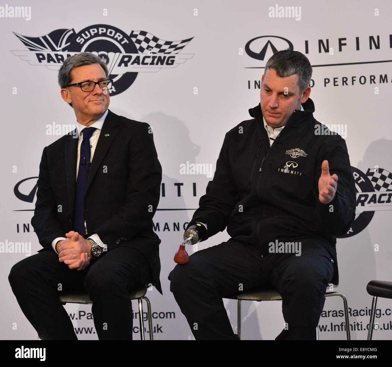 London,UK. 16th October, 2014. Steve Oliver and Darren Fuller, injured ...