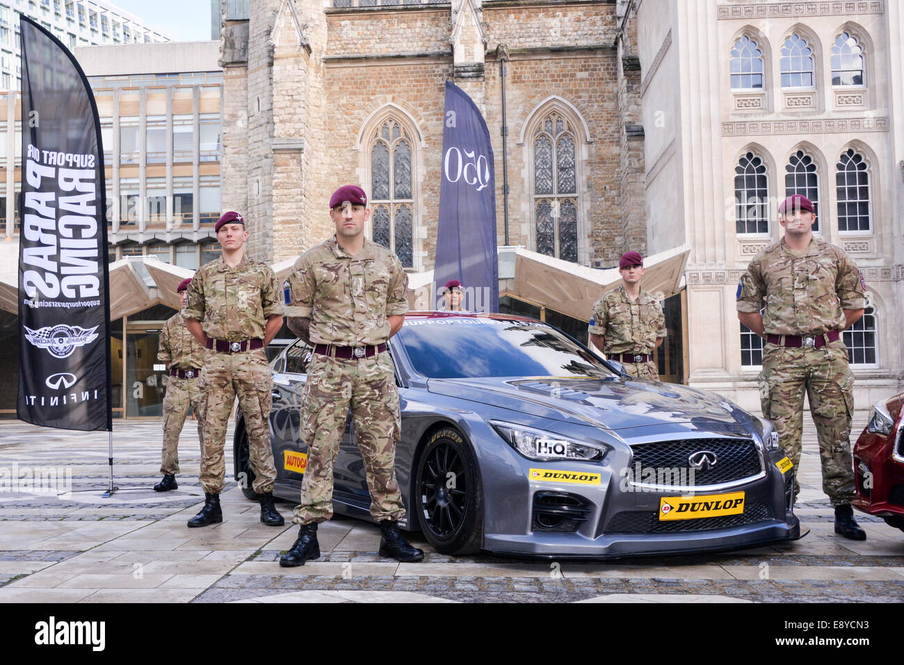 London,UK. 16th October, 2014. Infiniti Support the Paras Racing team ...