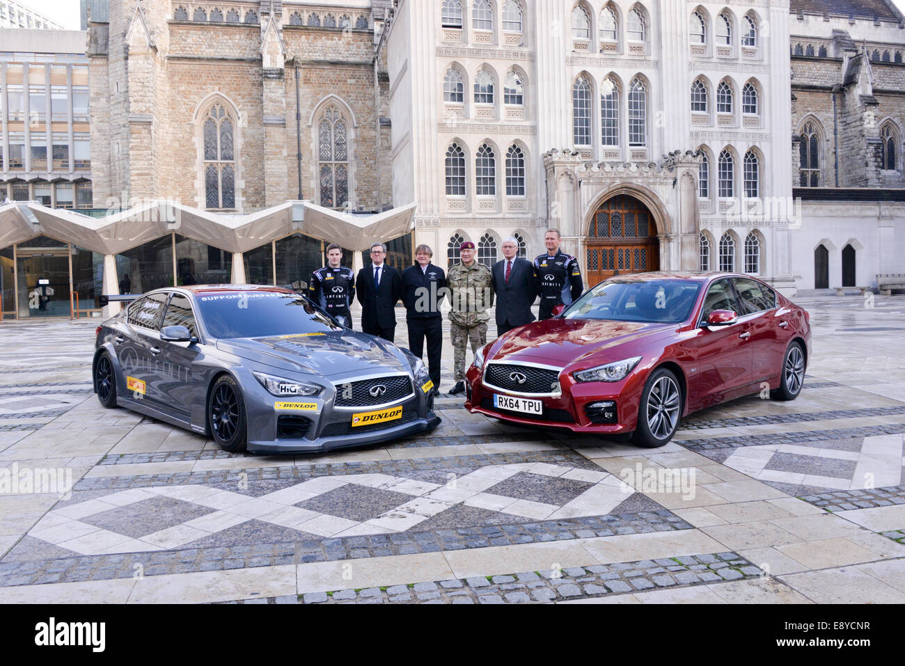 London,UK. 16th October, 2014. Infiniti Support the Paras Racing team ...