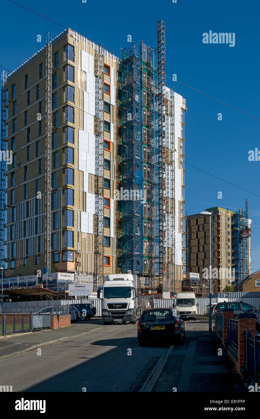 Manchester council flats hi-res stock photography and images - Alamy