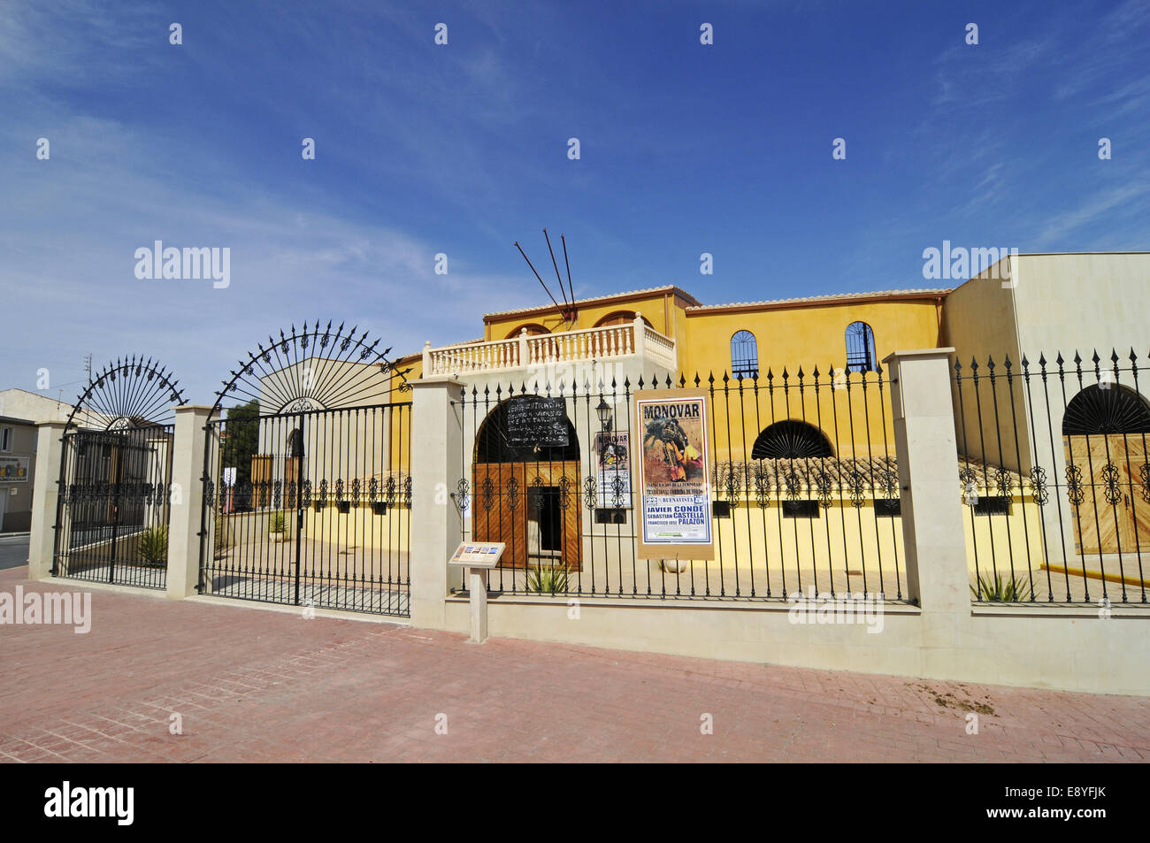 Bull portal hi-res stock photography and images - Alamy