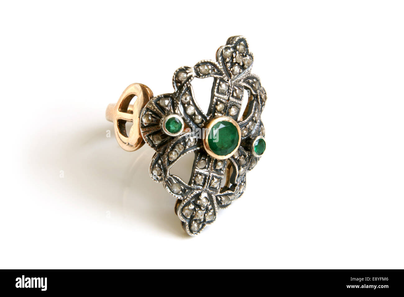 Engagement ring vintage Cut Out Stock Images & Pictures - Alamy