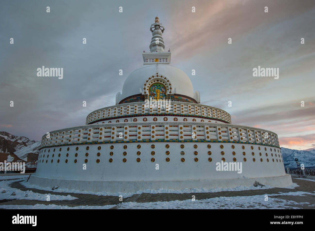 Shanti stupa hi-res stock photography and images - Alamy