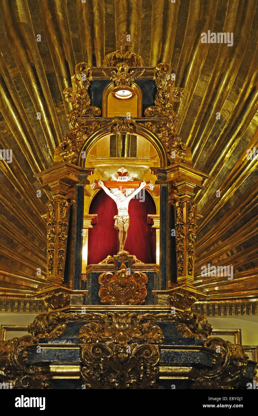 Goldene jesus statue hi-res stock photography and images - Alamy
