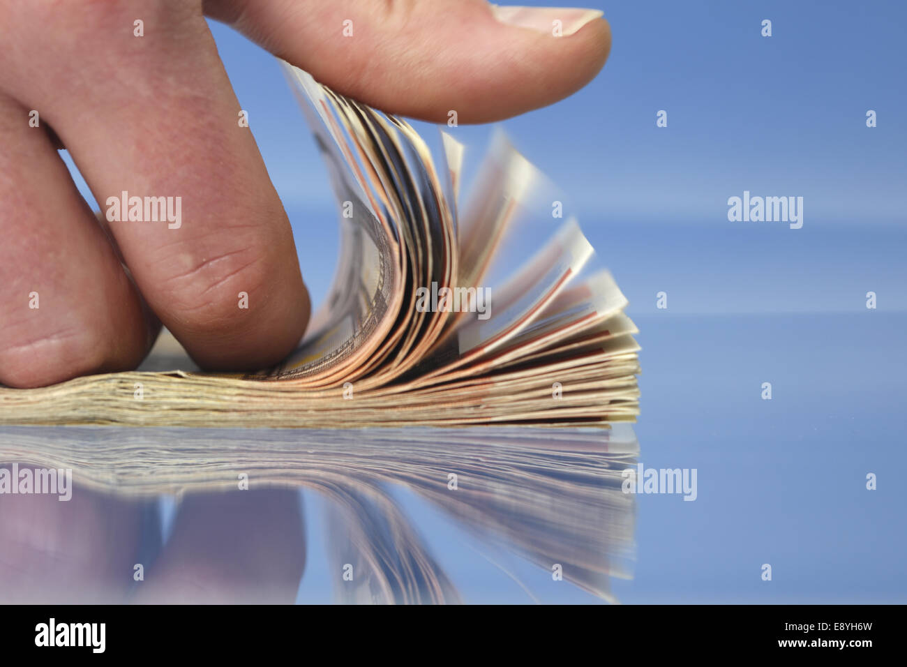 Hand counting money Stock Photo - Alamy
