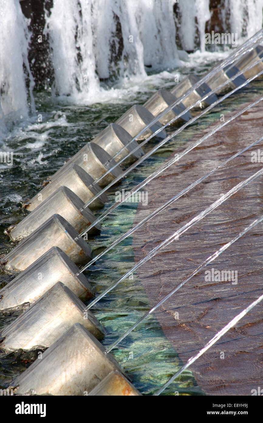 Wet fountain spray jets hi-res stock photography and images - Alamy
