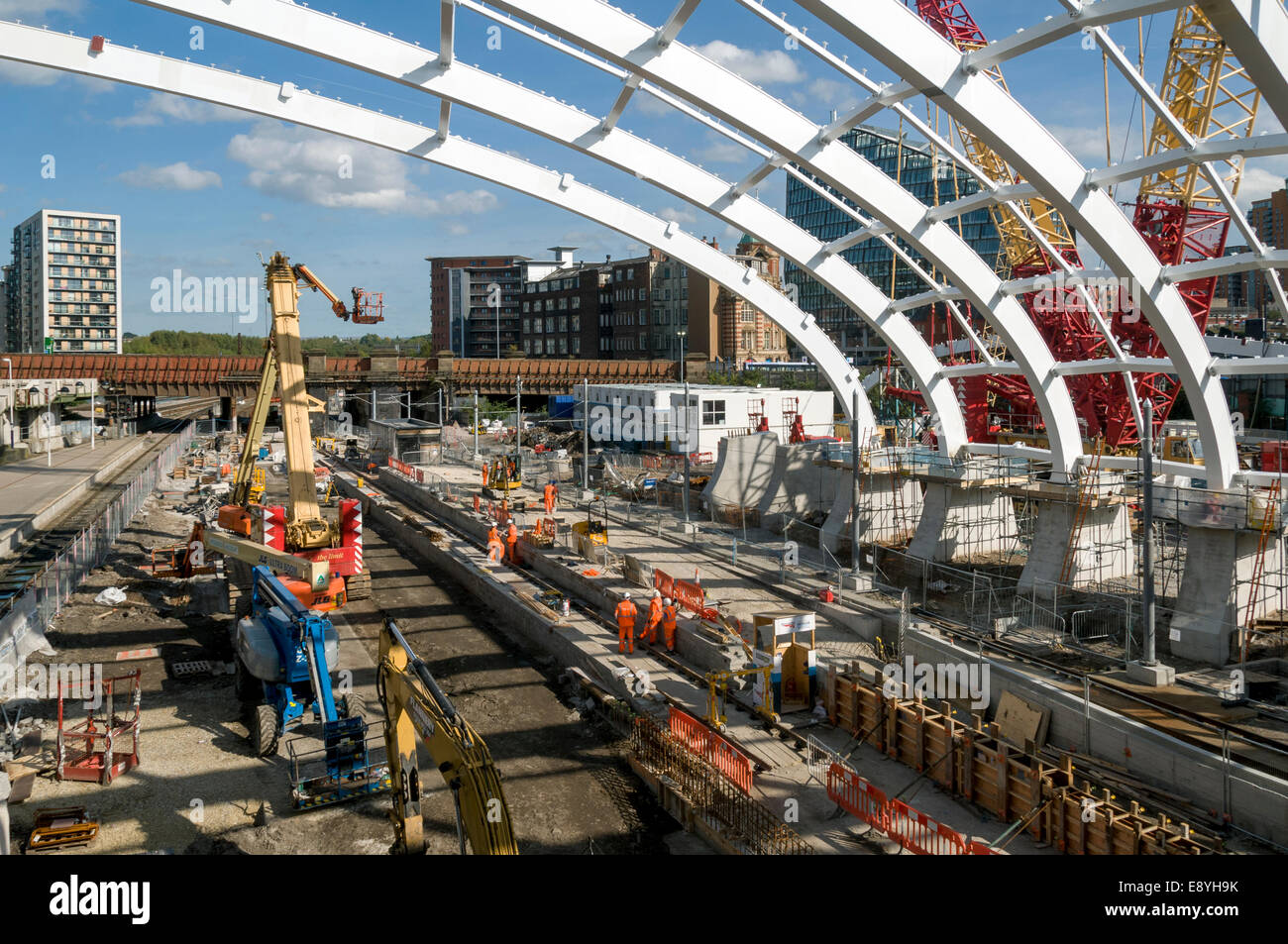 Curved platforms hi-res stock photography and images - Alamy