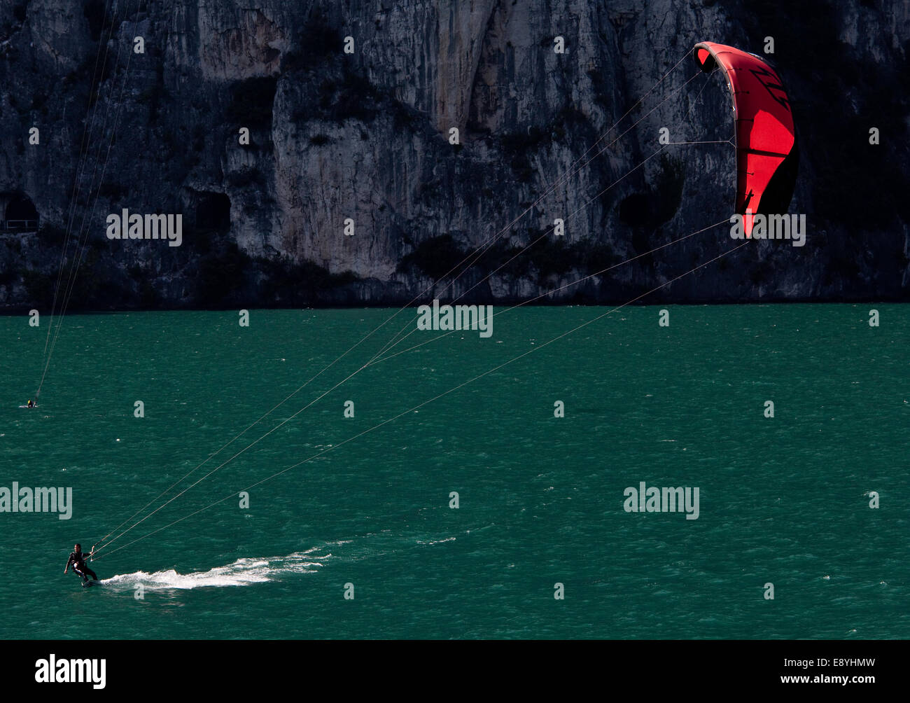 Parasurfing on Lake Garda Stock Photo - Alamy