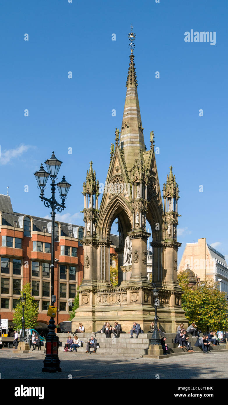 The Albert Memorial, Albert Square, Manchester, England, UK. Thomas ...