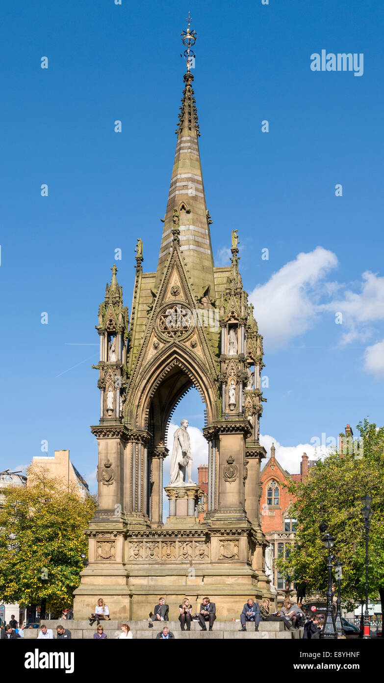 The Albert Memorial, Albert Square, Manchester, England, UK. Thomas ...