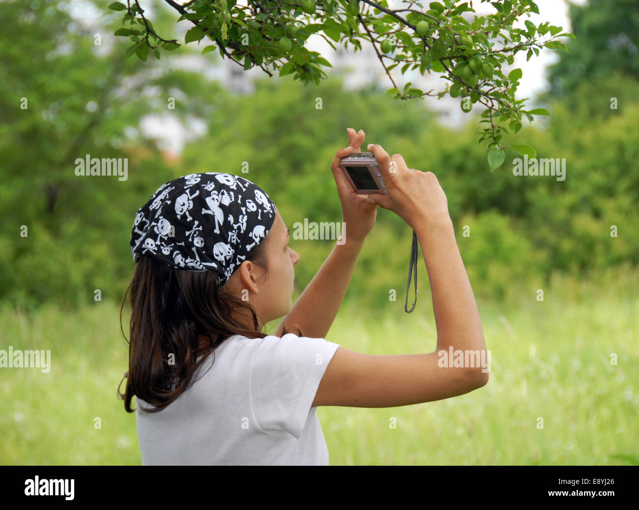 Teenage girl photographer Stock Photo - Alamy