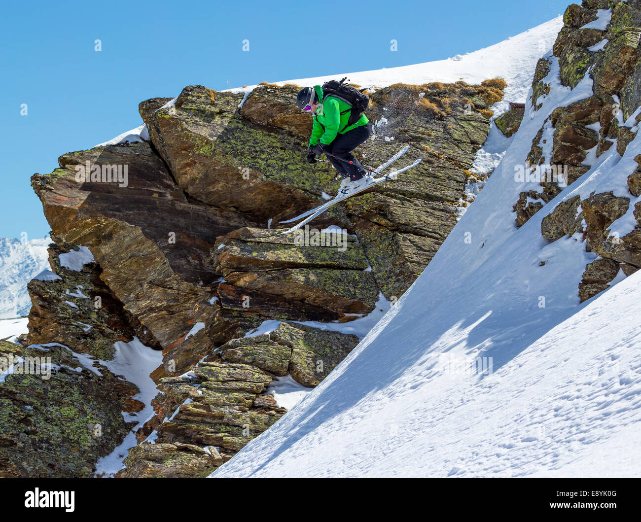Cliff drop hi-res stock photography and images - Alamy