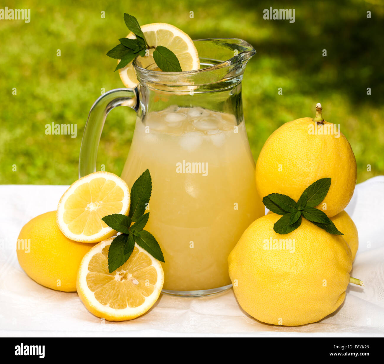 Lemonade pitcher hi-res stock photography and images - Alamy