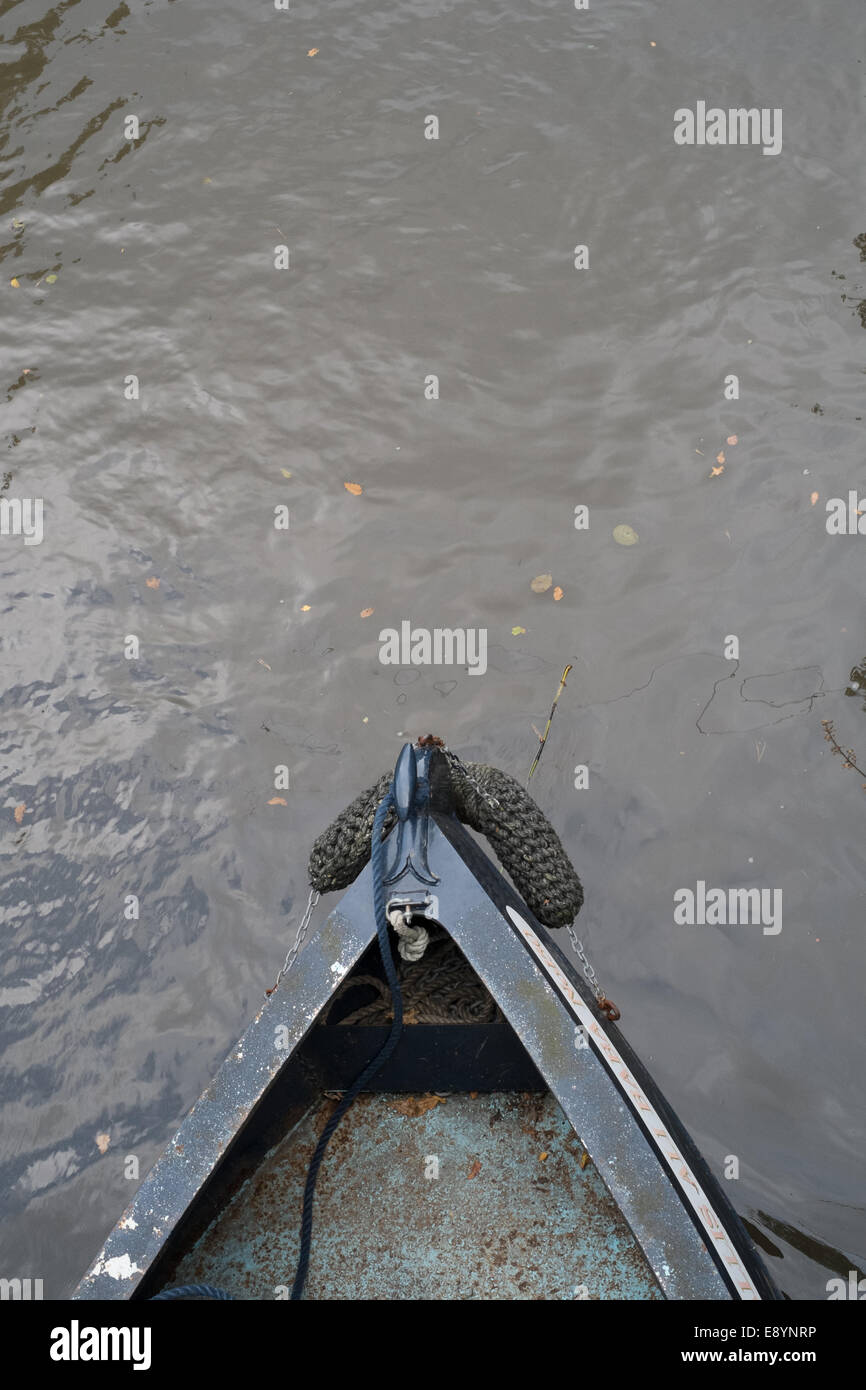 Narrow boat bow hi-res stock photography and images - Alamy