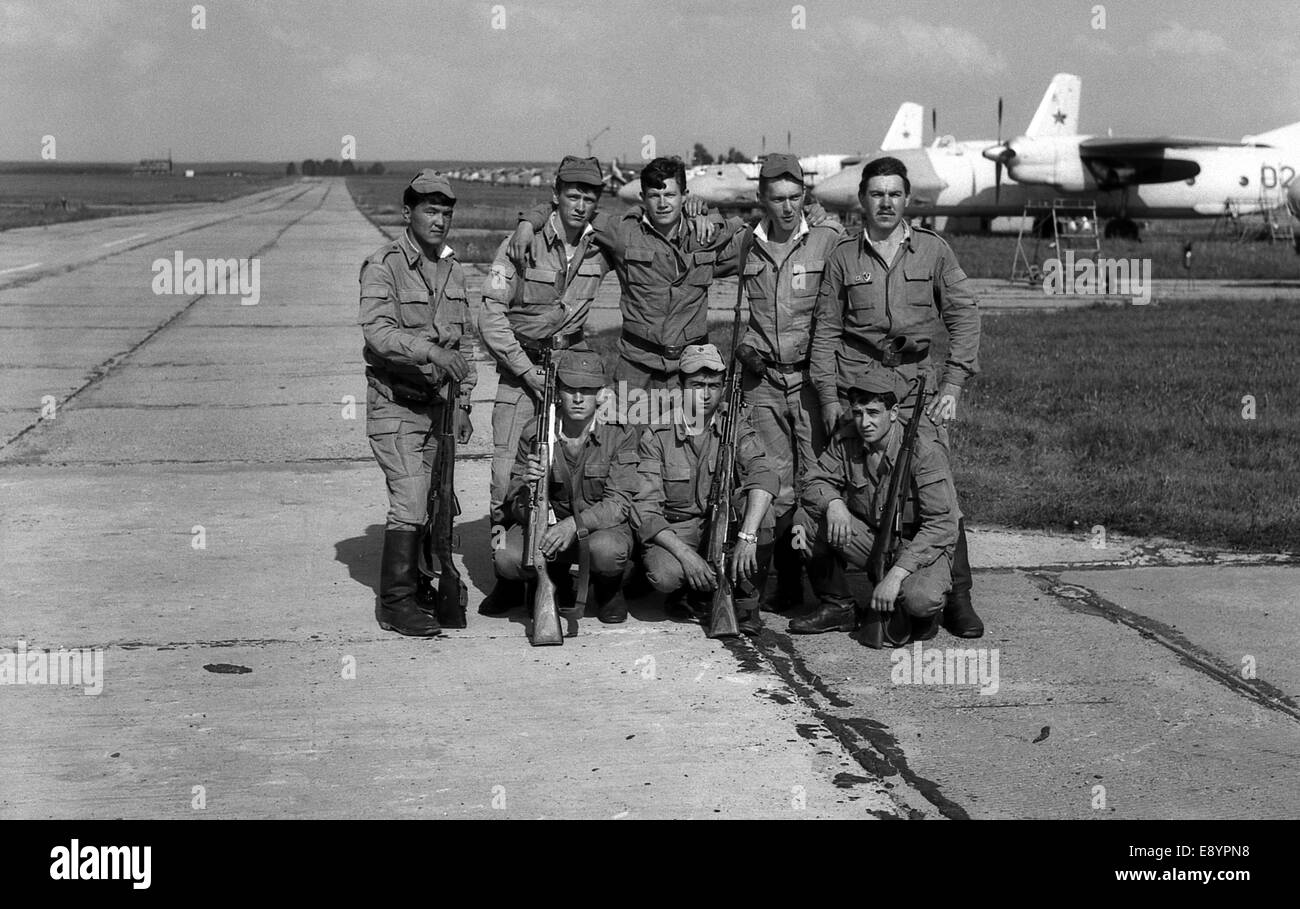 Russian air force soldiers hi-res stock photography and images - Alamy