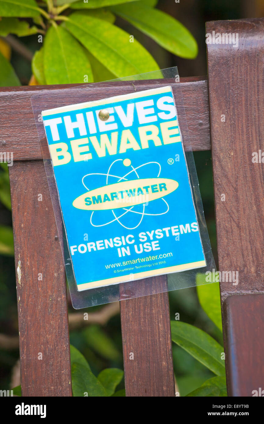 Thieves beware sign hi-res stock photography and images - Alamy