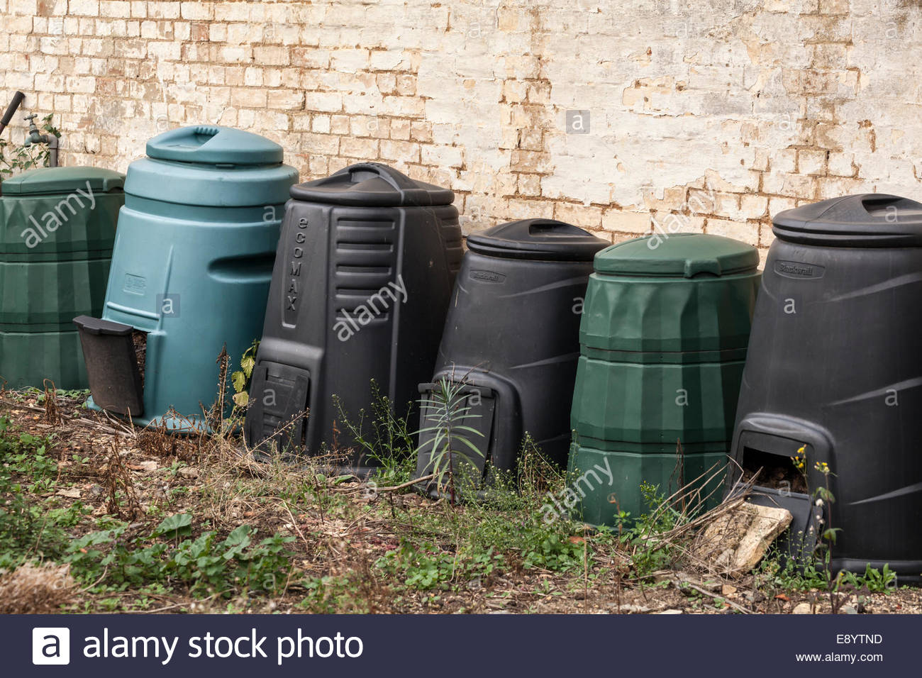 Compost Bins Stock Photos & Compost Bins Stock Images - Alamy