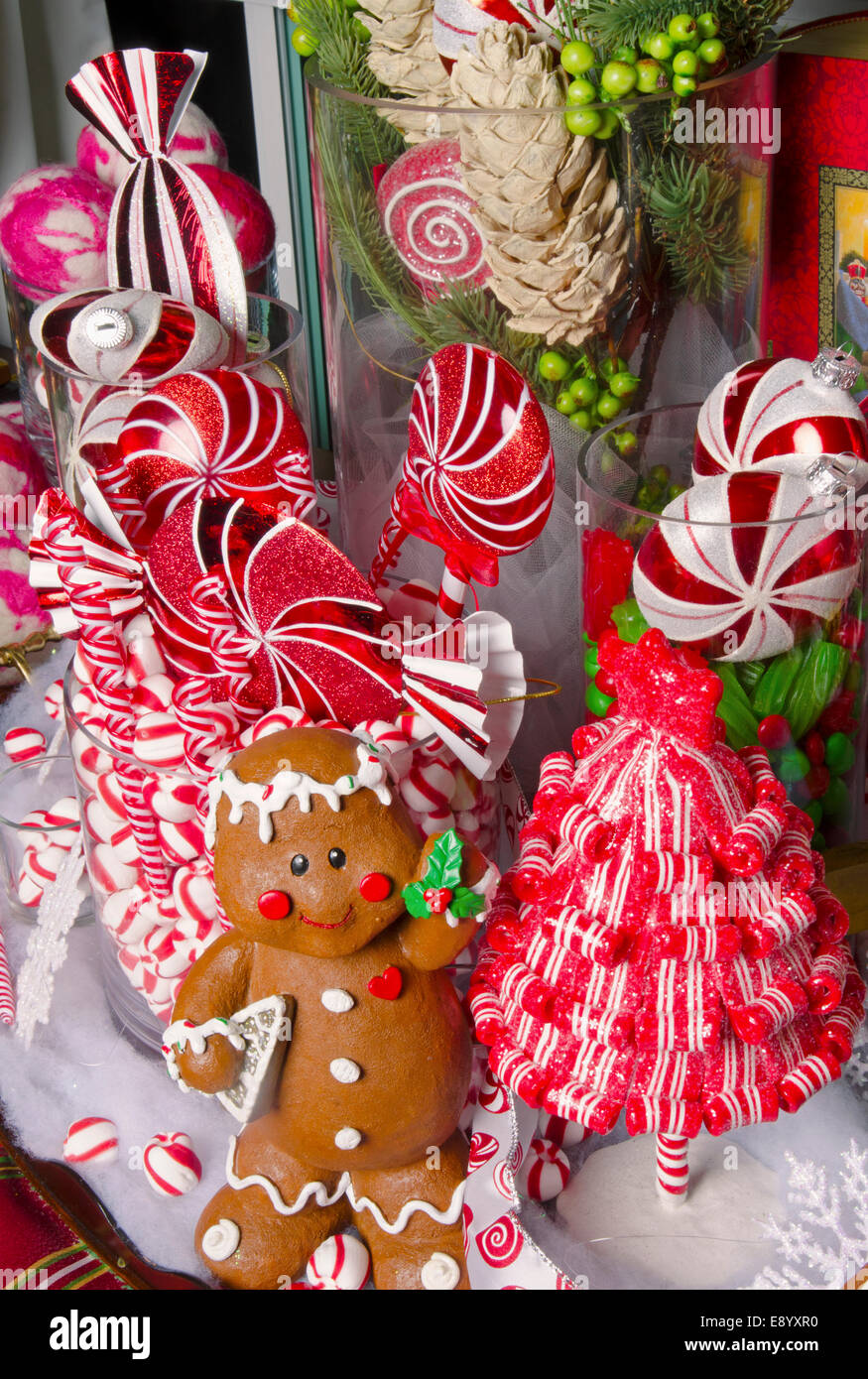 Christmas candy display hi-res stock photography and images - Alamy