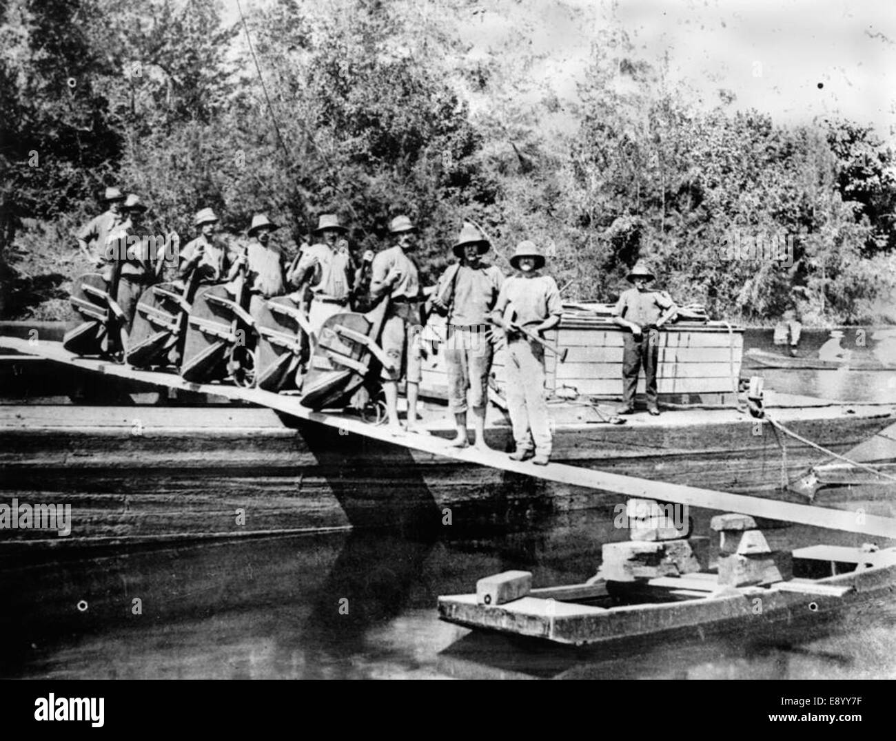 Manual labor early 1900s hi-res stock photography and images - Alamy