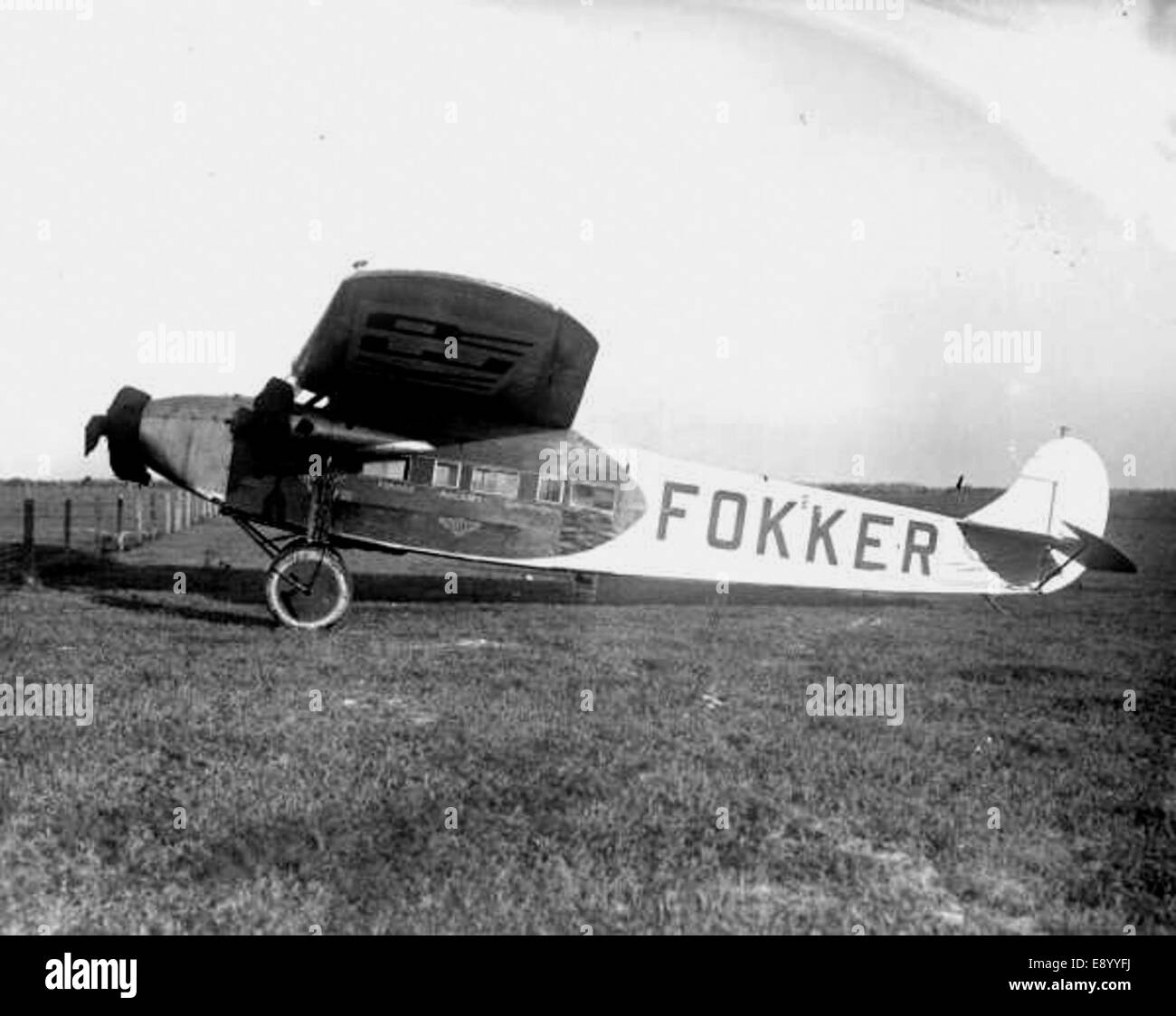 Ancient aircraft hi-res stock photography and images - Alamy