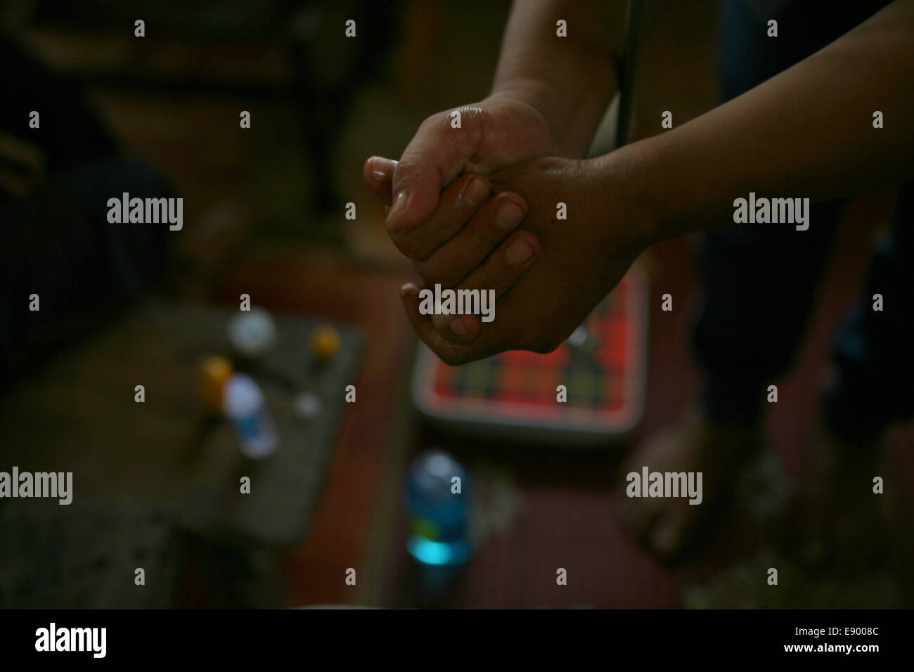 Doctor cleaning his hands hi-res stock photography and images - Alamy