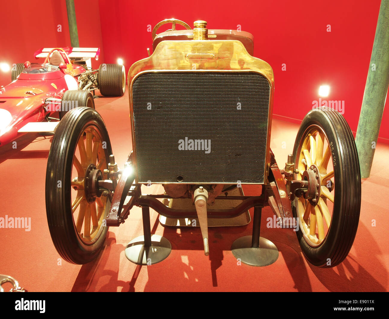 The 1904 Dufaux is an early 20th-century automobile featuring an 8 ...