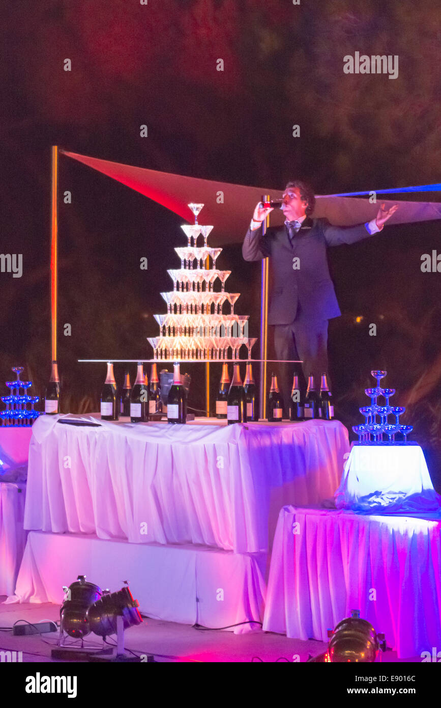 Albufeira night club hi-res stock photography and images - Alamy