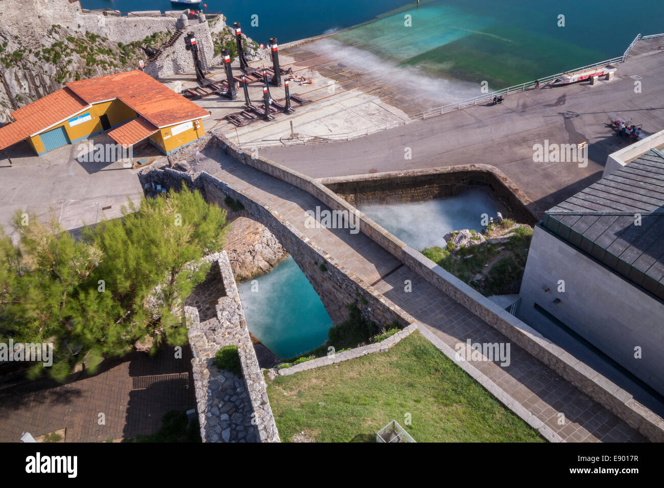 Breakwater castro urdiales hi-res stock photography and images - Alamy