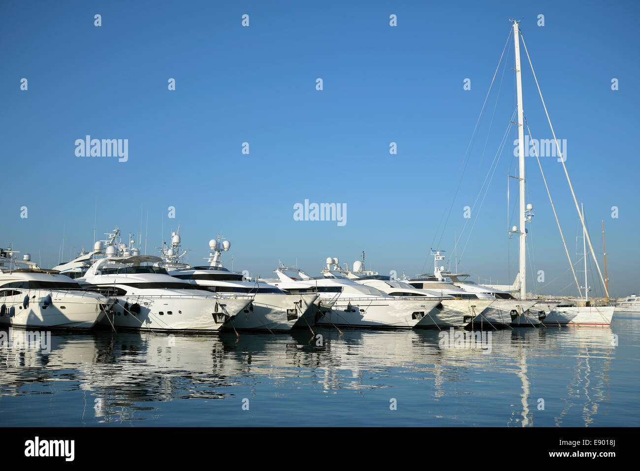 Flisvos marina athens hi-res stock photography and images - Alamy