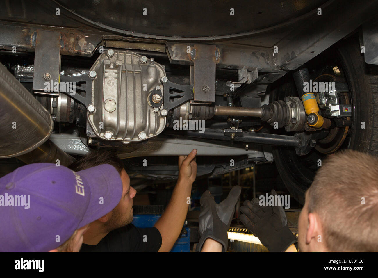 Repair images hi-res stock photography and images - Alamy