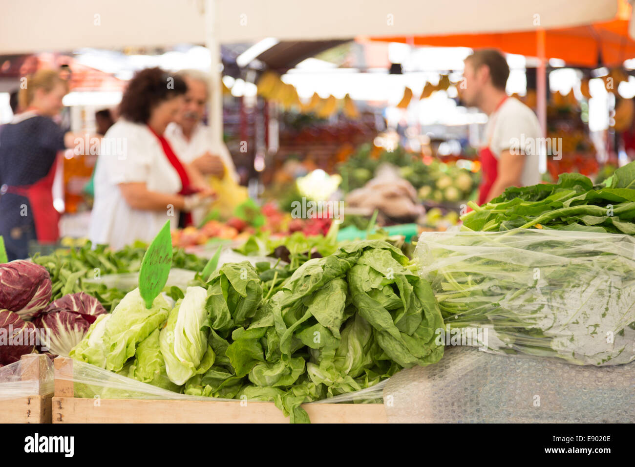 Vegetable market stall Stock Photo - Alamy