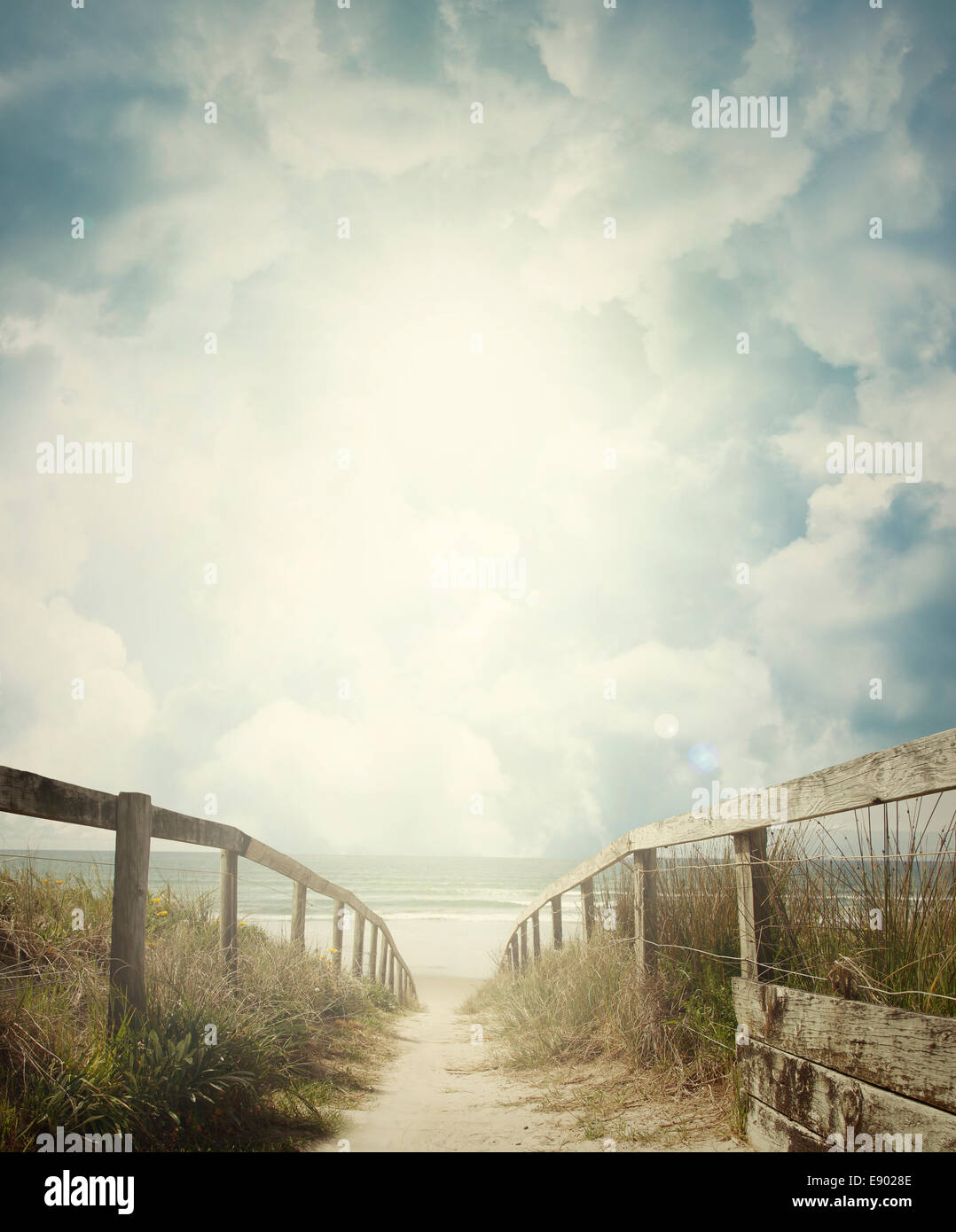 Vintage beach scene sun hi-res stock photography and images - Alamy