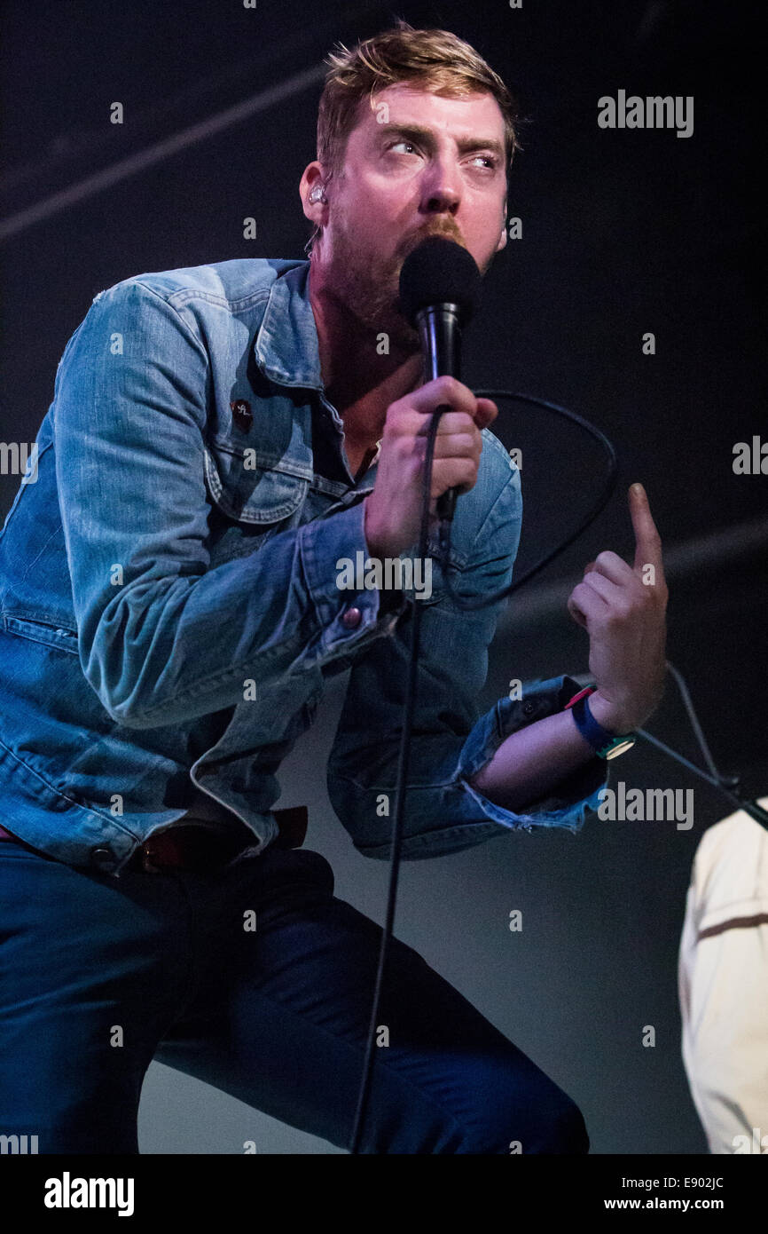 Kaiser chiefs rock band hi-res stock photography and images - Alamy