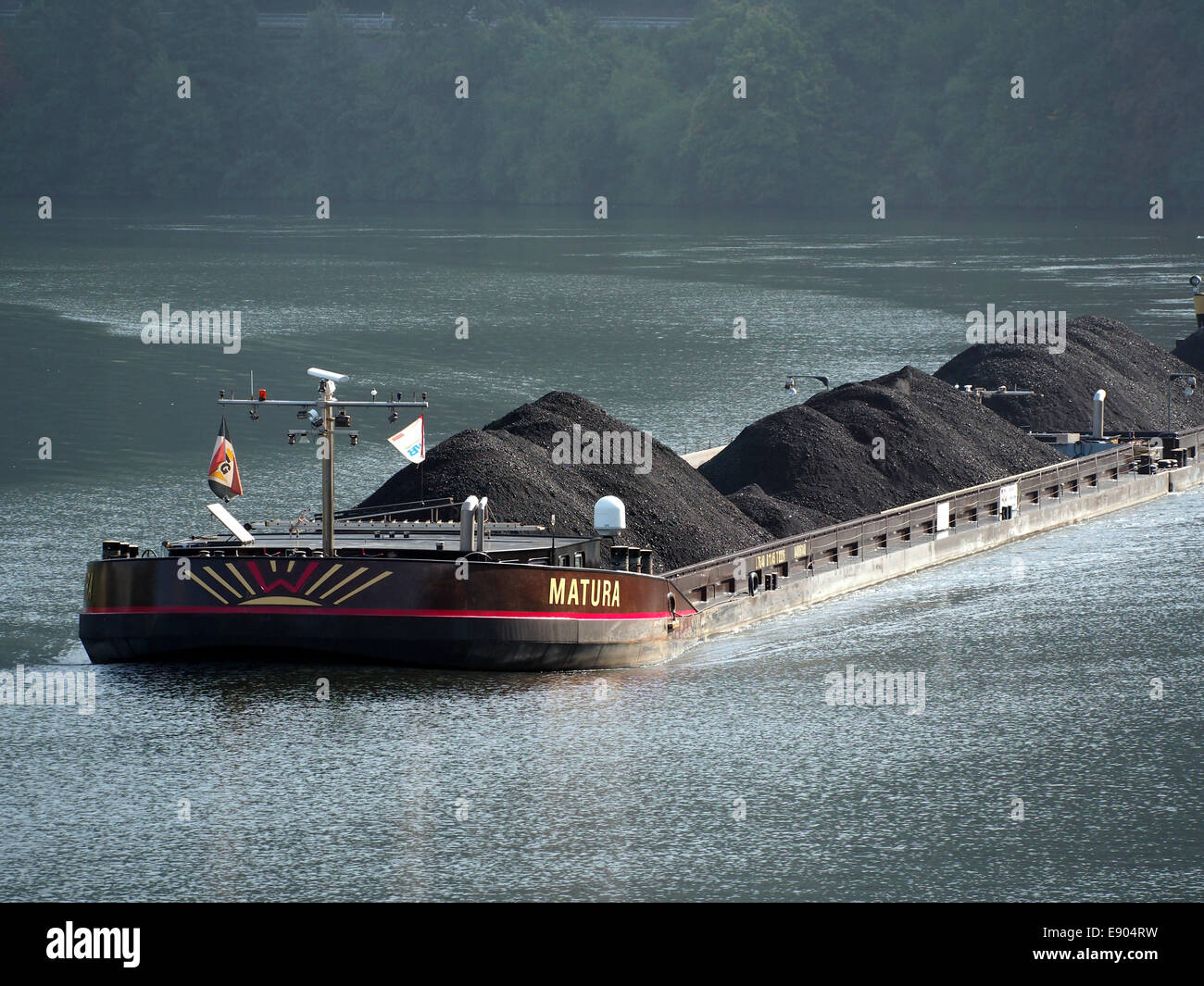 Coal carrier ship boat barge hi-res stock photography and images - Alamy