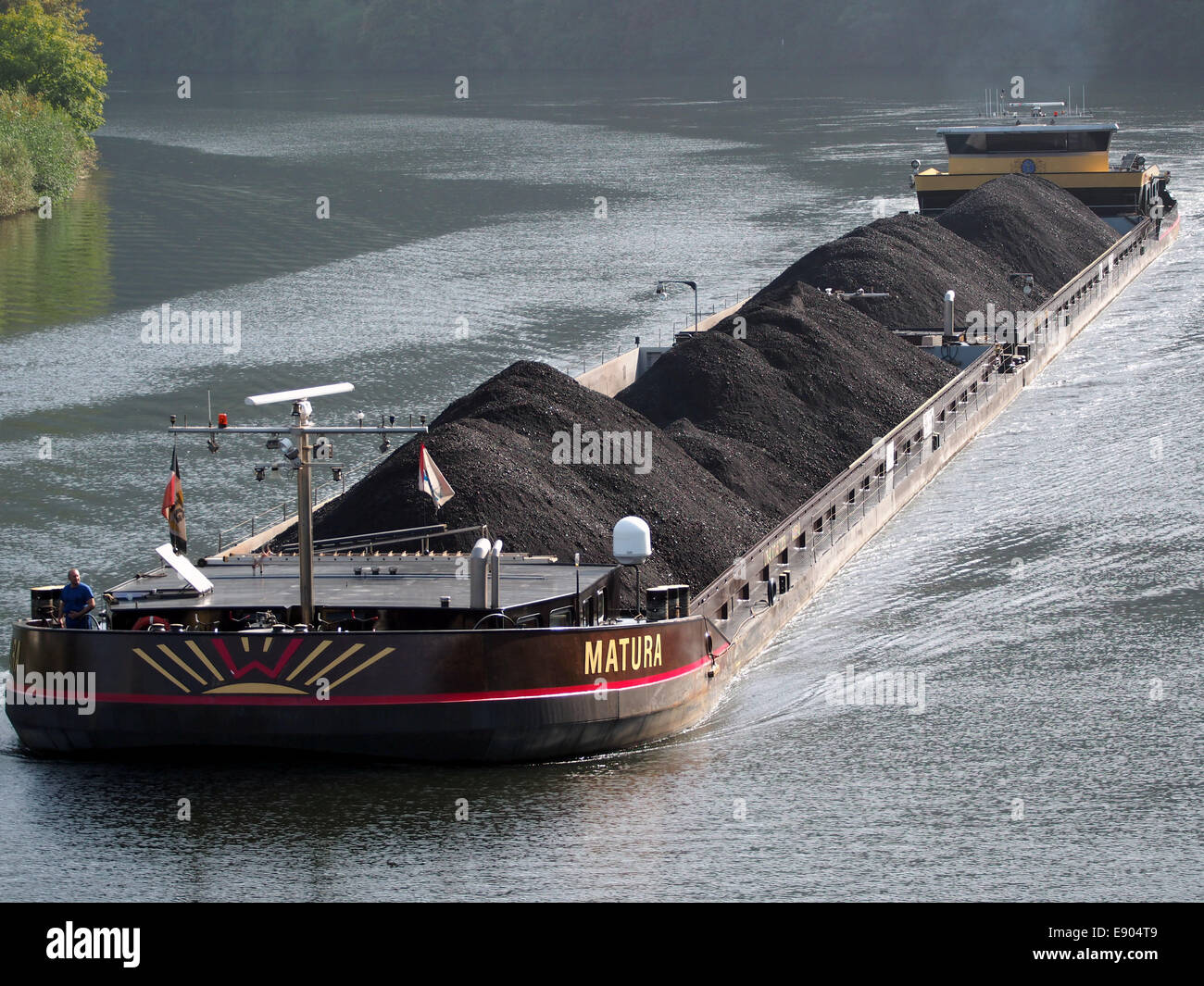 Coal ship hi-res stock photography and images - Alamy