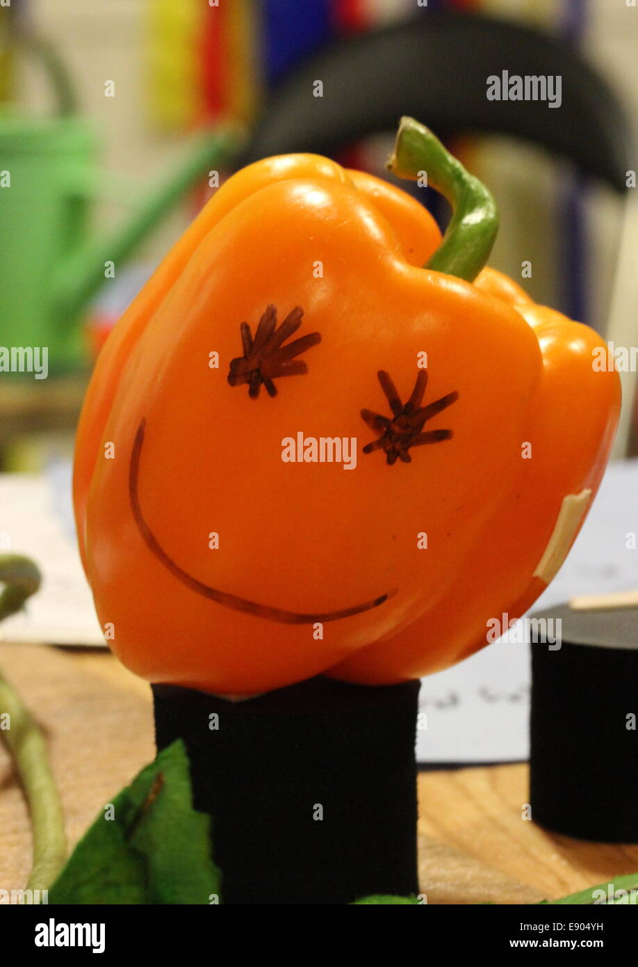 Happy smile face hi-res stock photography and images - Alamy