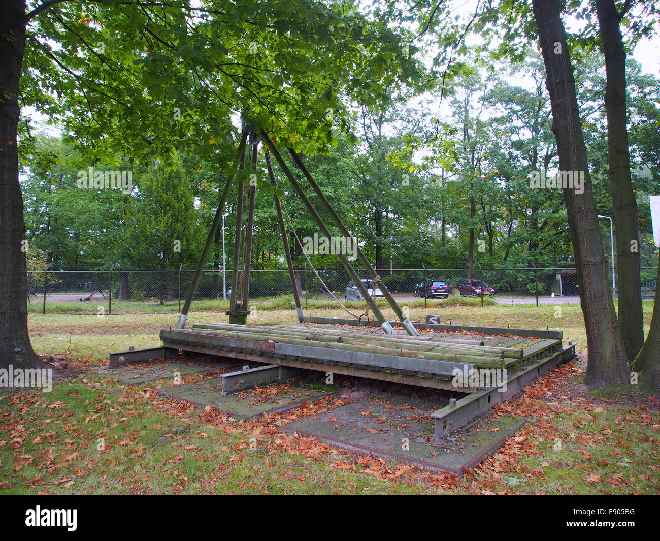 A floating pile driver from 1928, located at the Geniemuseum in Vught ...