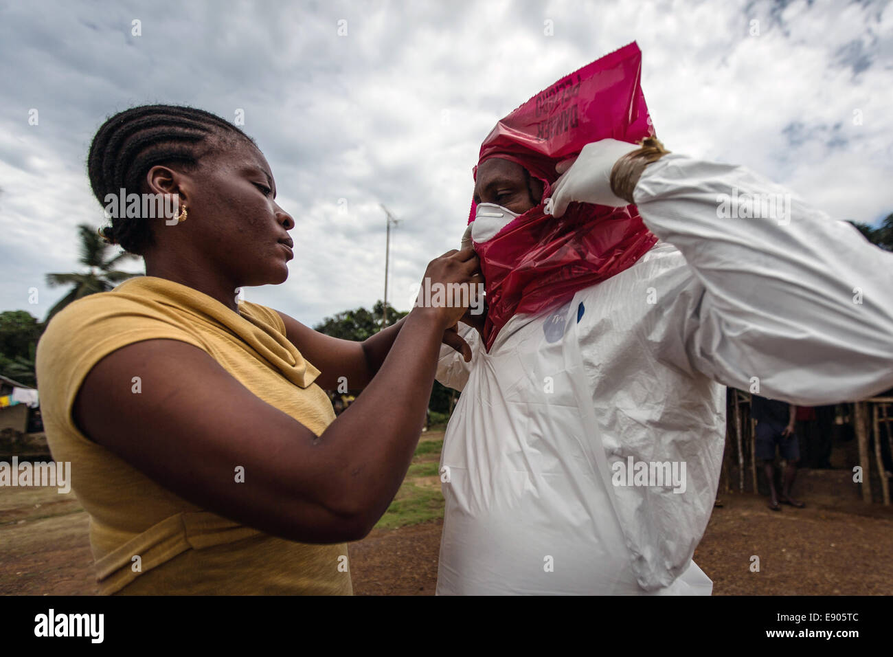 Body bag corpse hi-res stock photography and images - Alamy