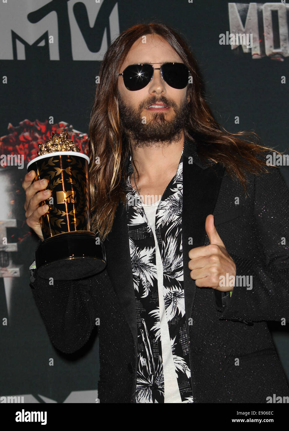Mtv movie award trophy hi-res stock photography and images - Alamy