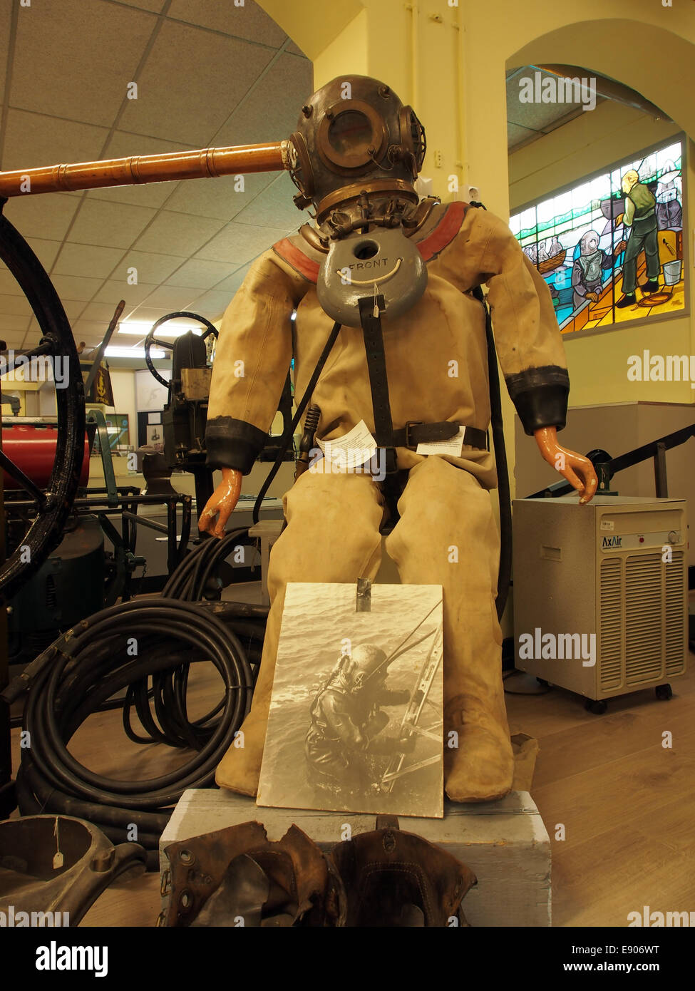 An image of old diving equipment displayed at the Geniemuseum in Vught ...